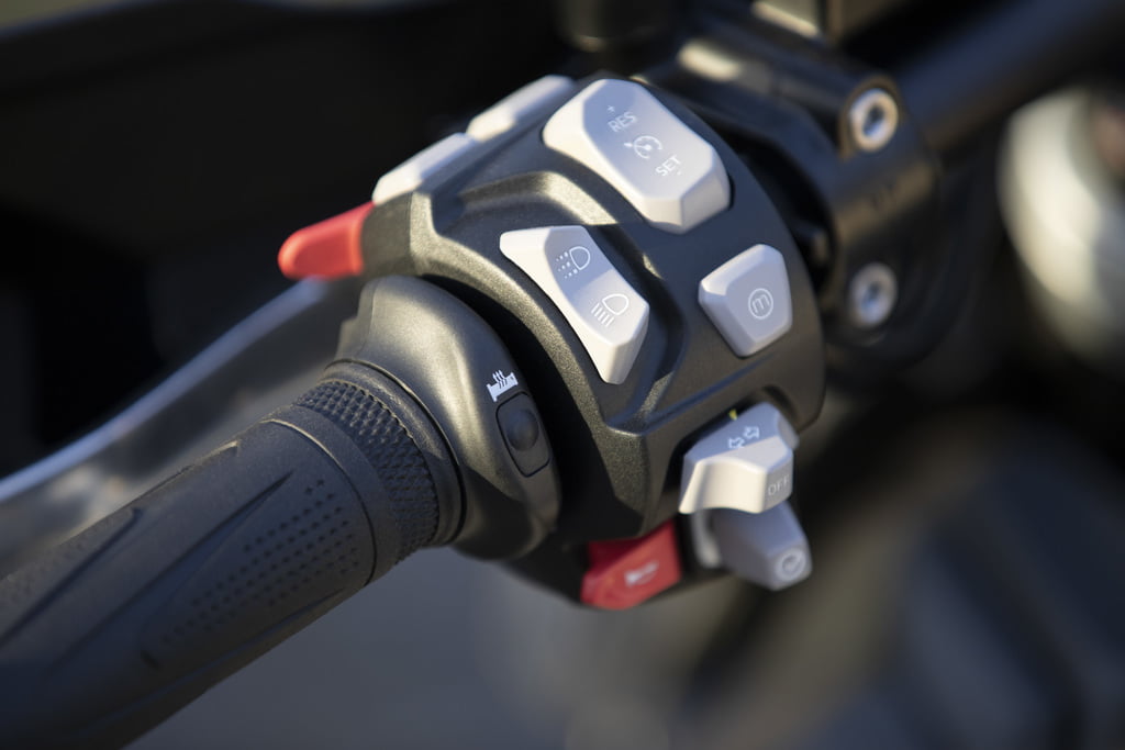 Tiger-1200-Desert-Edition-LH-switch-cube - Motocorse